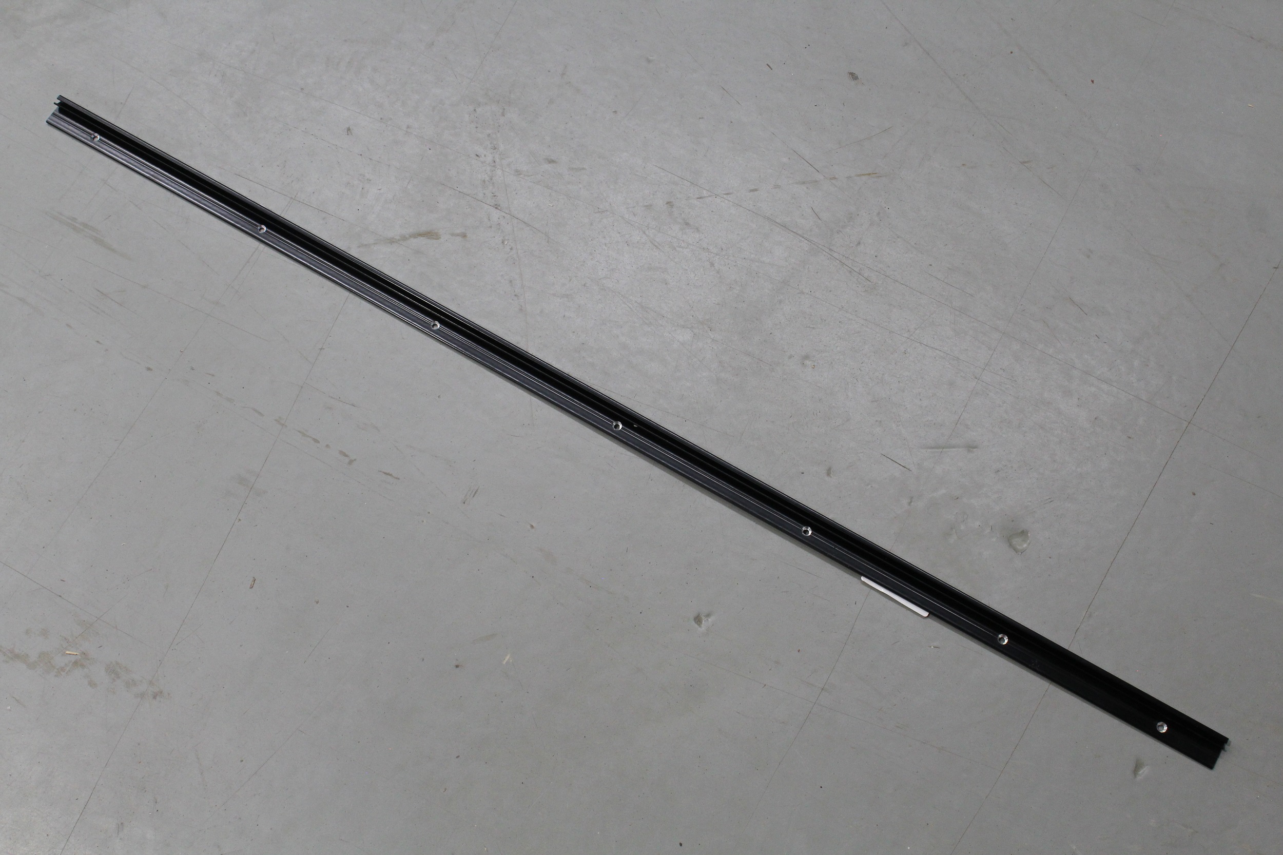 UN3 AE1 Window Hinge Rail 947 mm | PRIMA Leisure