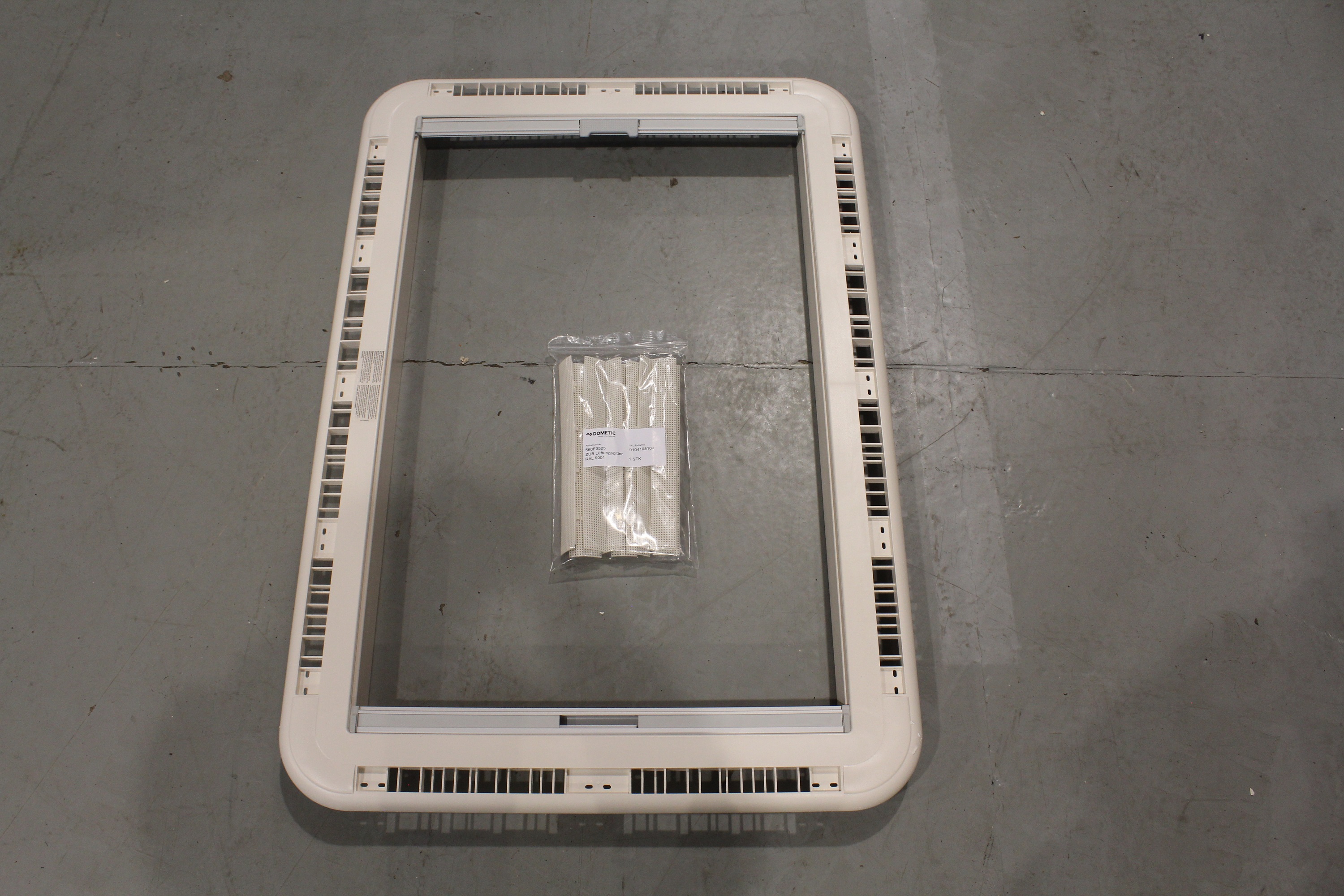 Polyplastic Caravan Windows - Buy Online From Bailey Now | Bailey Parts ...